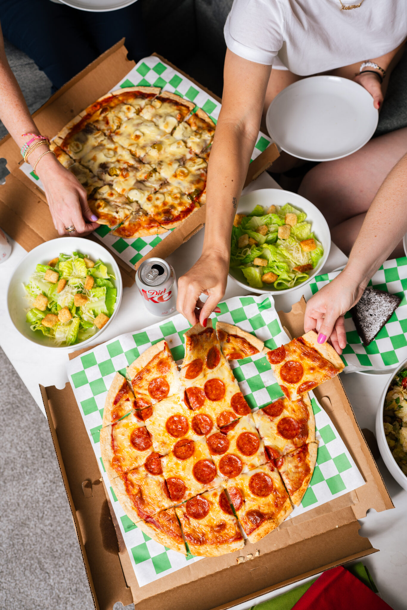 Chicago's Best Tavern-style Pizza - WG Pizza's